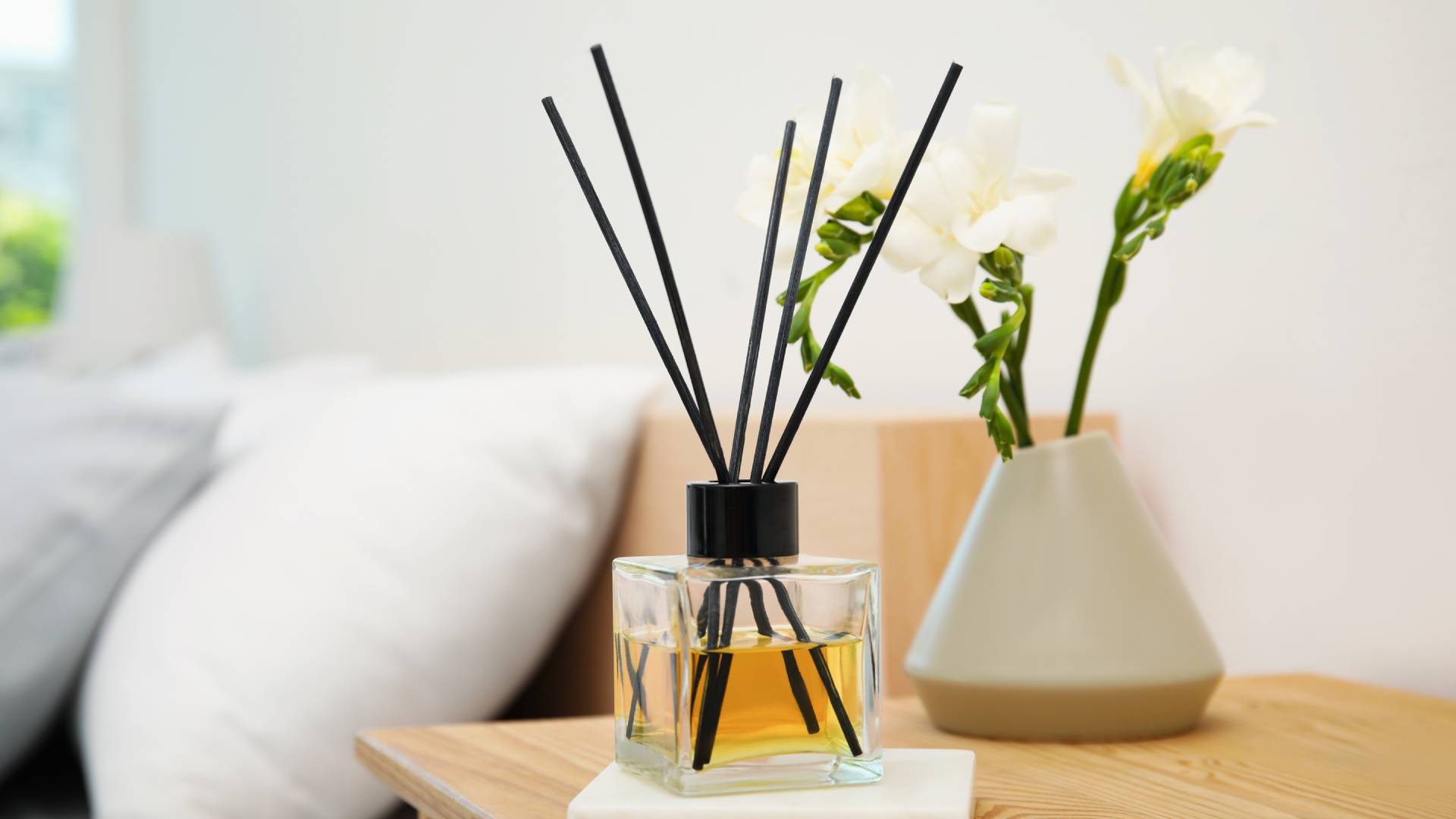 Tips for Using Essential Oils With Reed Diffusers – Escents